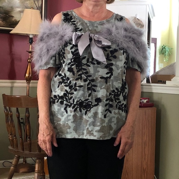 Accessories | Light Grey Ostrich Feather Stole | Poshmark